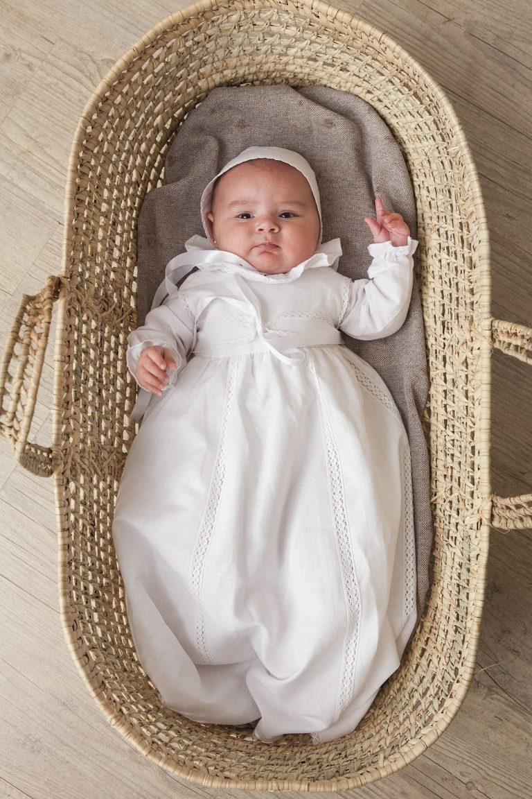 Faldón cruzado original para bautizo | Quémono